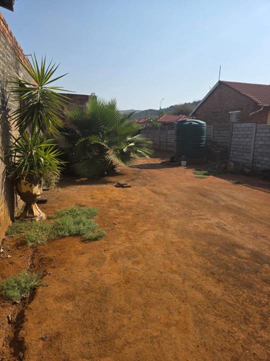 5 Bedroom House for sale in Geelhoutpark - P24-116488046