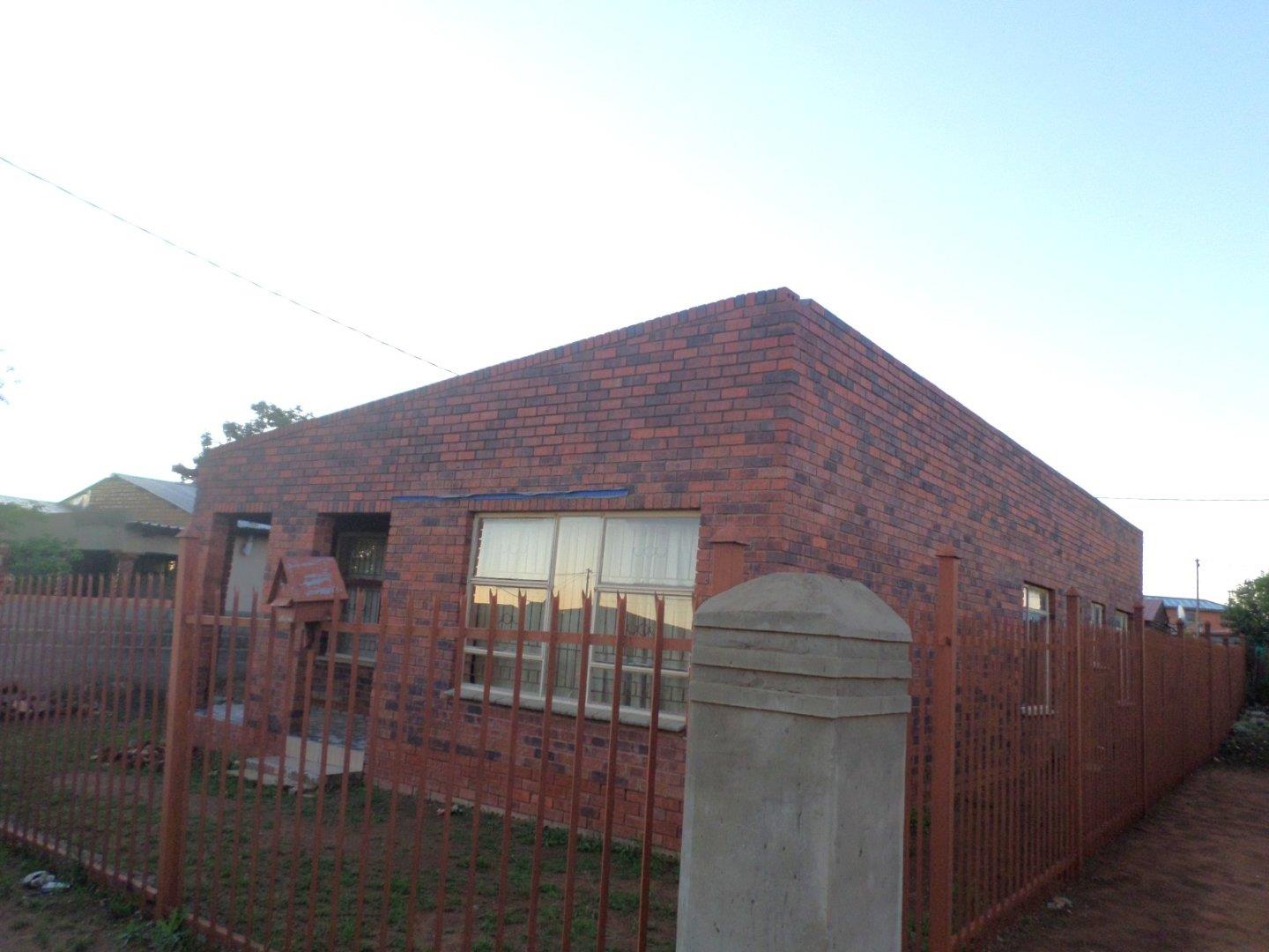 3 Bedroom House for sale in Turflaagte - P24-116493717