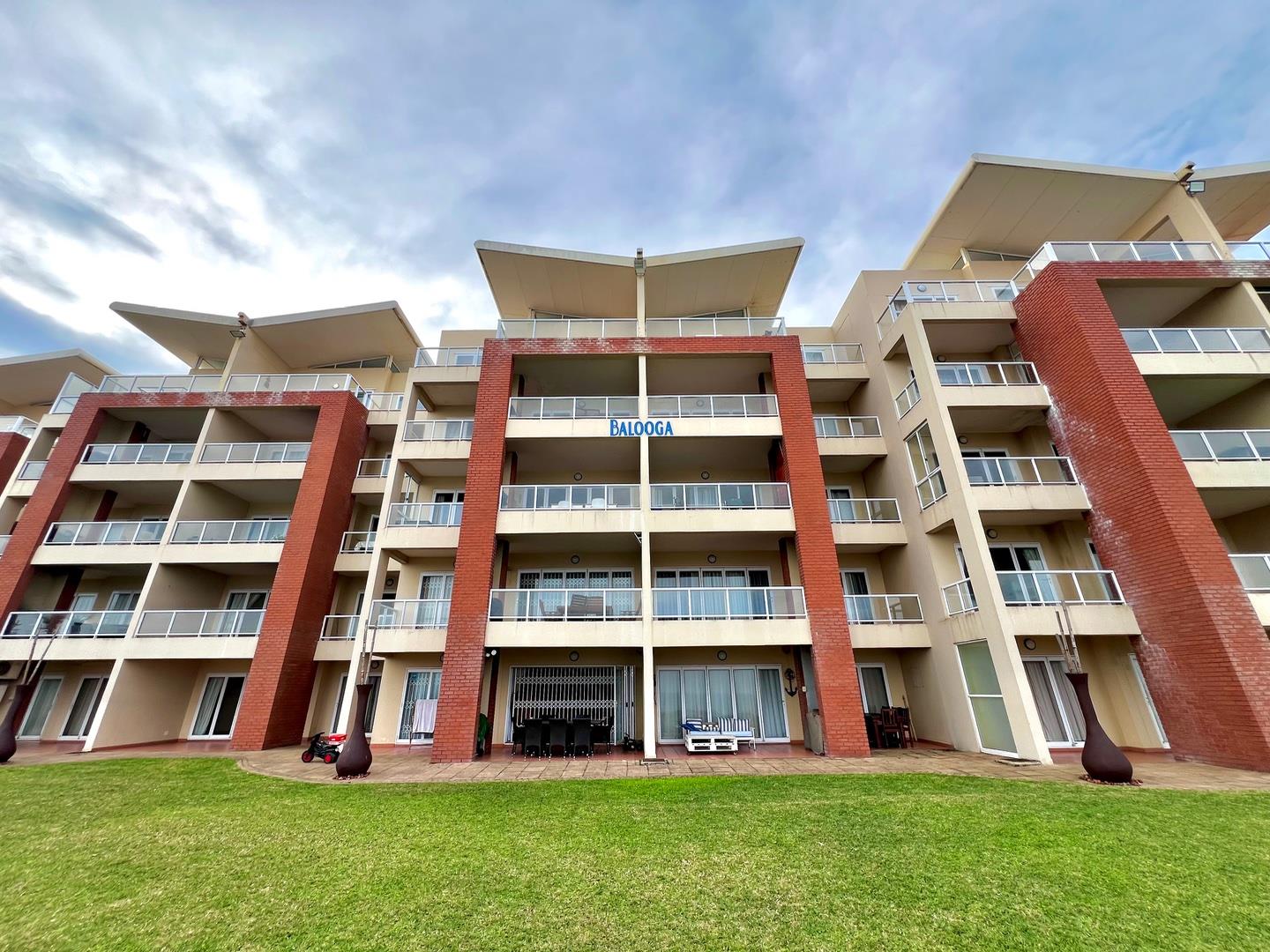 3 Bedroom Apartment / flat for sale in Lawrence Rocks - 121 Marine ...