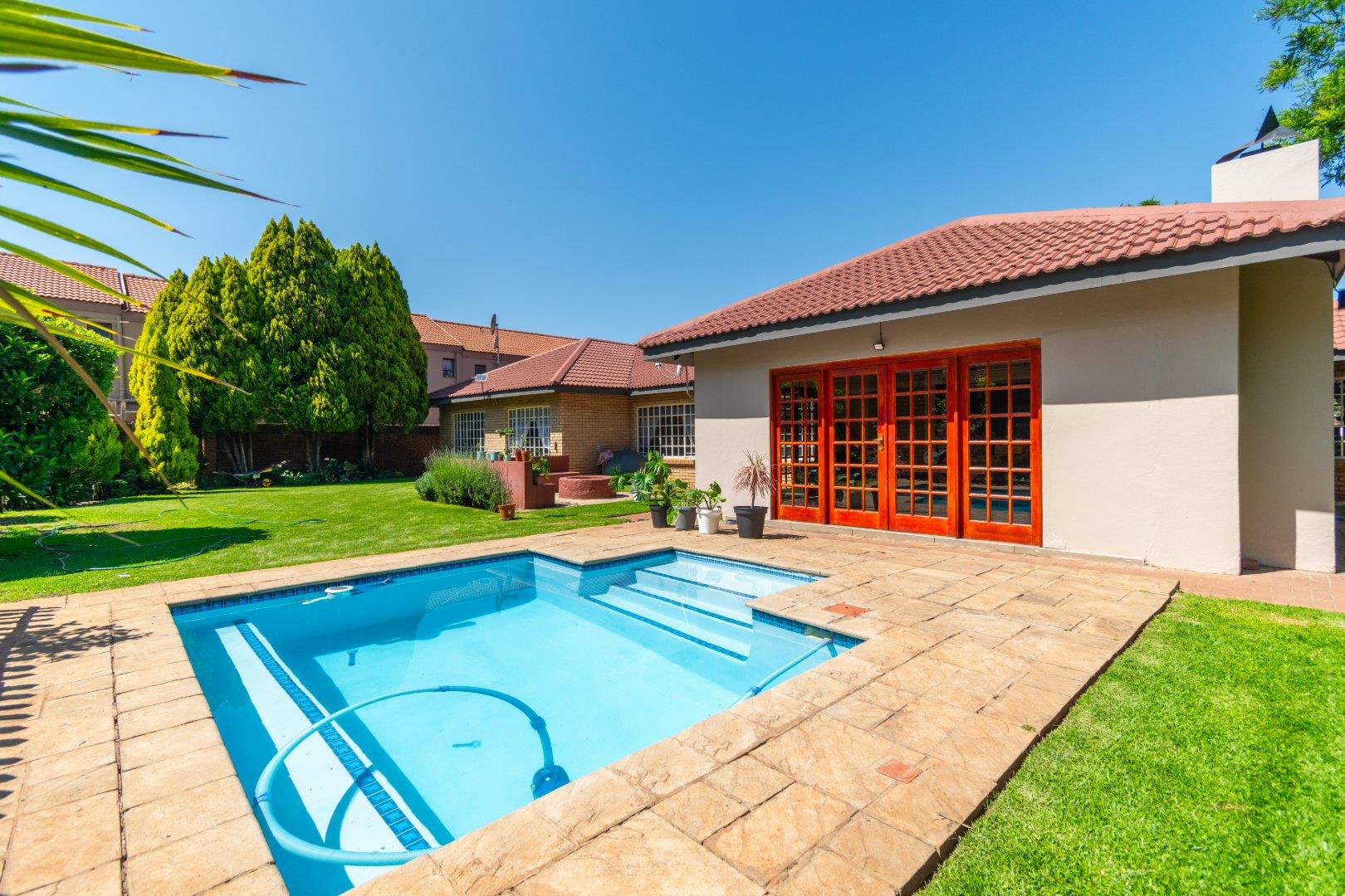 3 Bedroom House for sale in Three Rivers Proper - P24-116489589