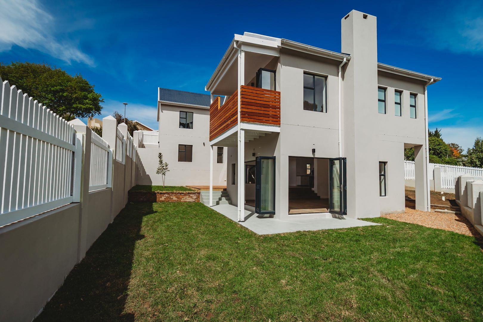 3 Bedroom House for sale in Heather Park - P24-116498689