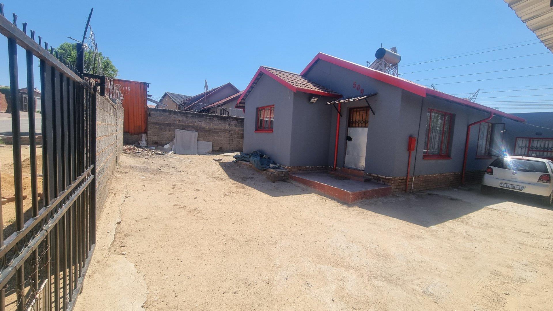 3 Bedroom House for sale in Rabie Ridge - P24-116504212