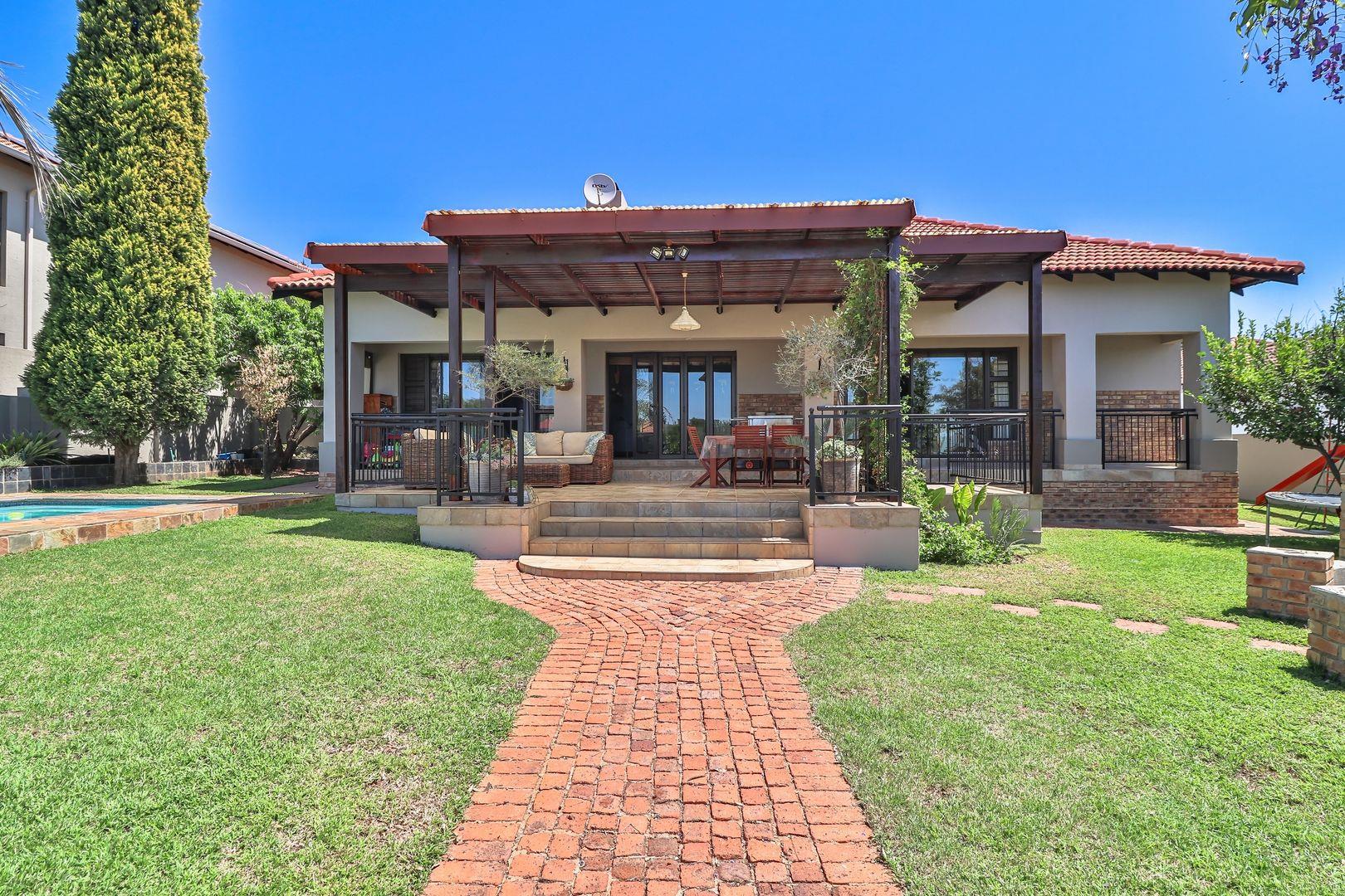 4 Bedroom House for sale in Pebble Rock Golf Village - 24 Diamond ...