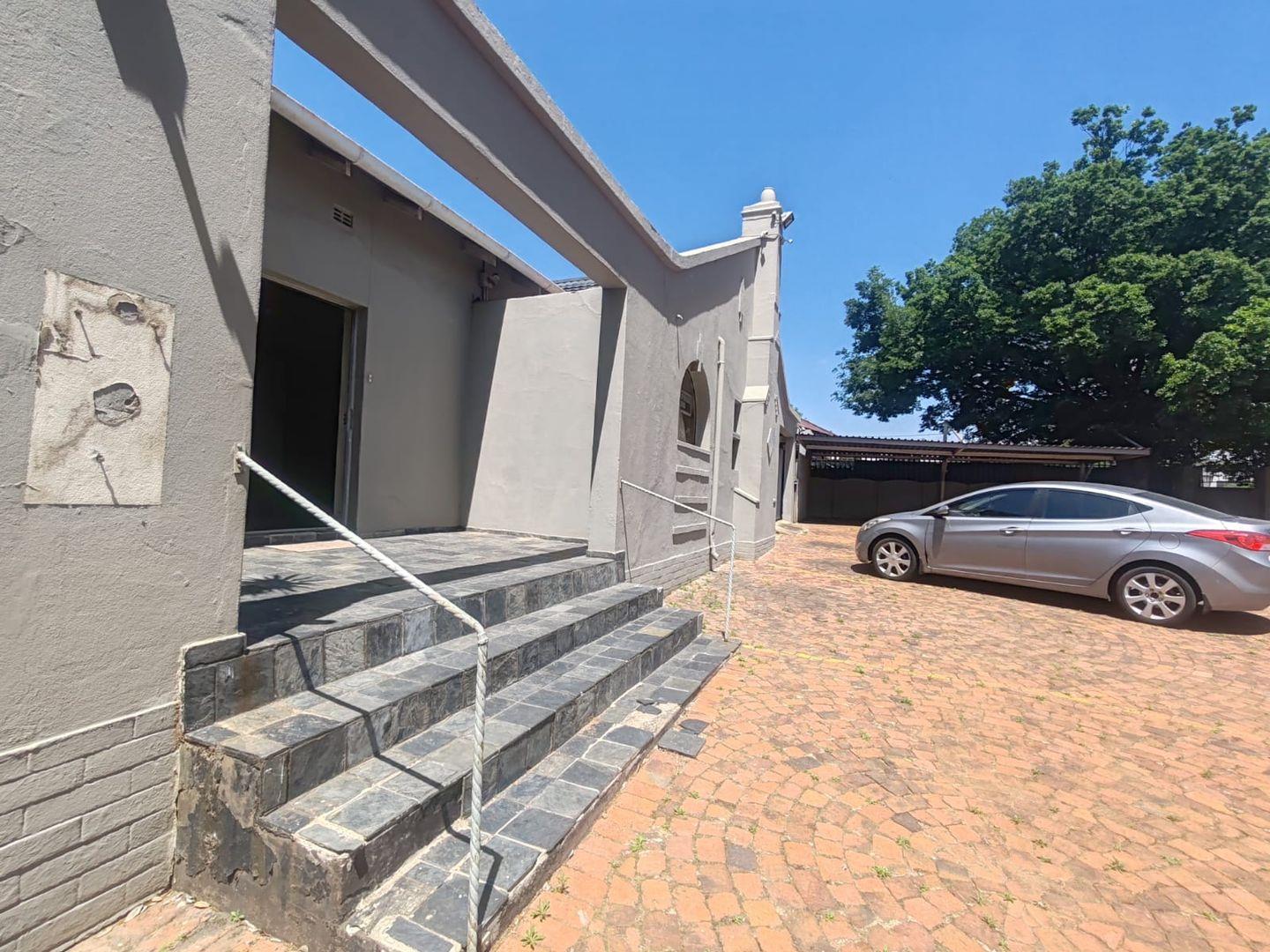 3 Bedroom House for sale in Dalview - P24-116504701