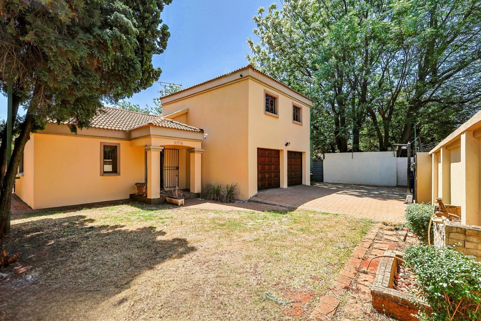 4 Bedroom House for sale in Die Wilgers - 9 Gordon Verster Street - P24 ...