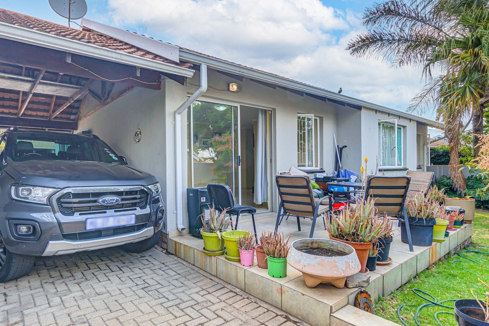 3 Bedroom Townhouse for sale in Northwold - P24-116508758