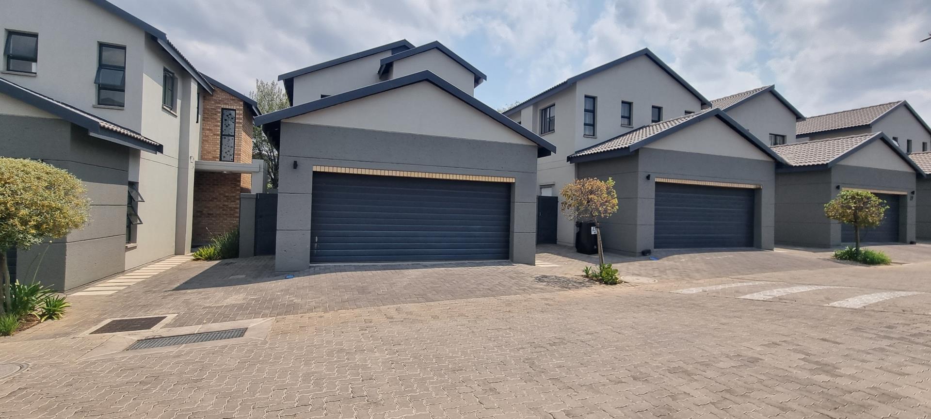 3 Bedroom House for sale in Witkoppen - P24-116510620