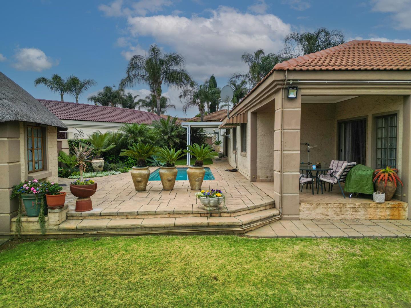 4 Bedroom House for sale in Amberfield Glen - P24-116510835