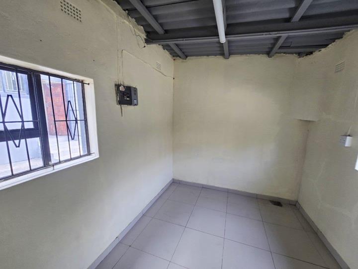 1 Bedroom Apartment / flat to rent in Stanger Central - P24-116512039