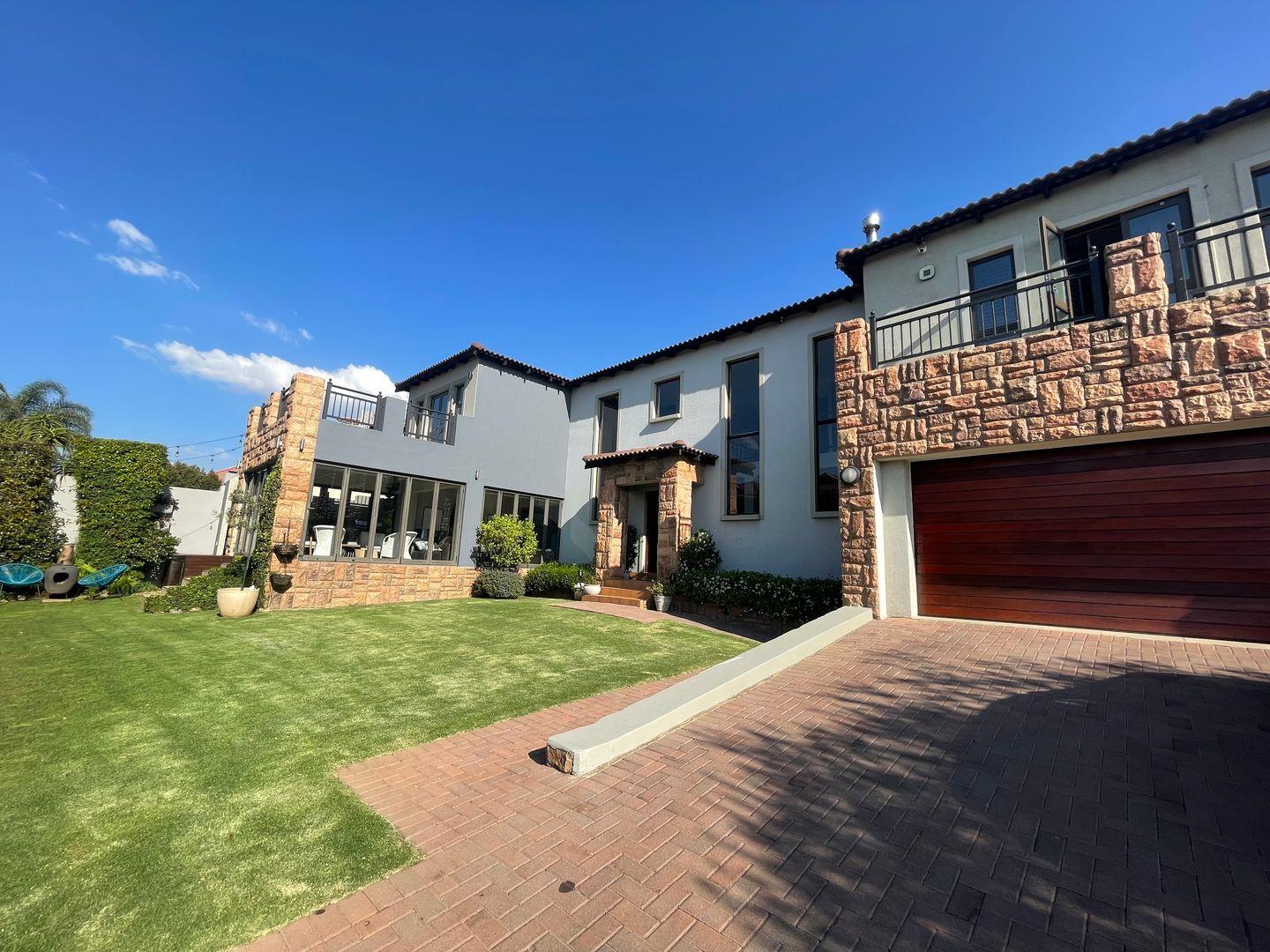 3 Bedroom House for sale in Greenstone Hill - P24-116513737