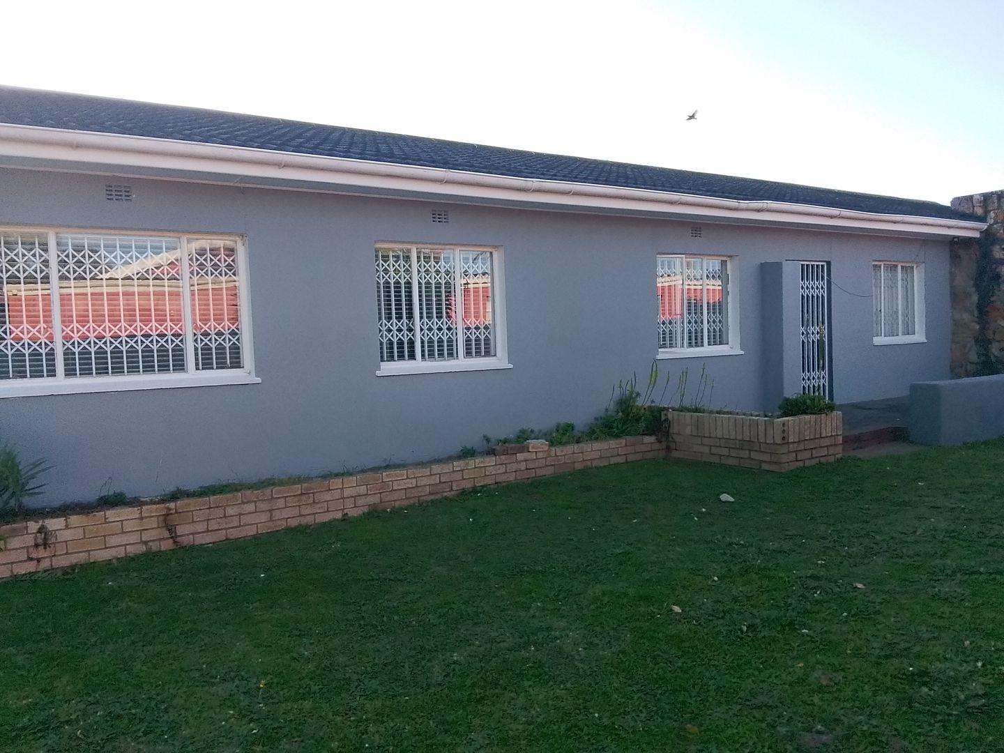 4 Bedroom House for sale in Rowallan Park - P24-116517865