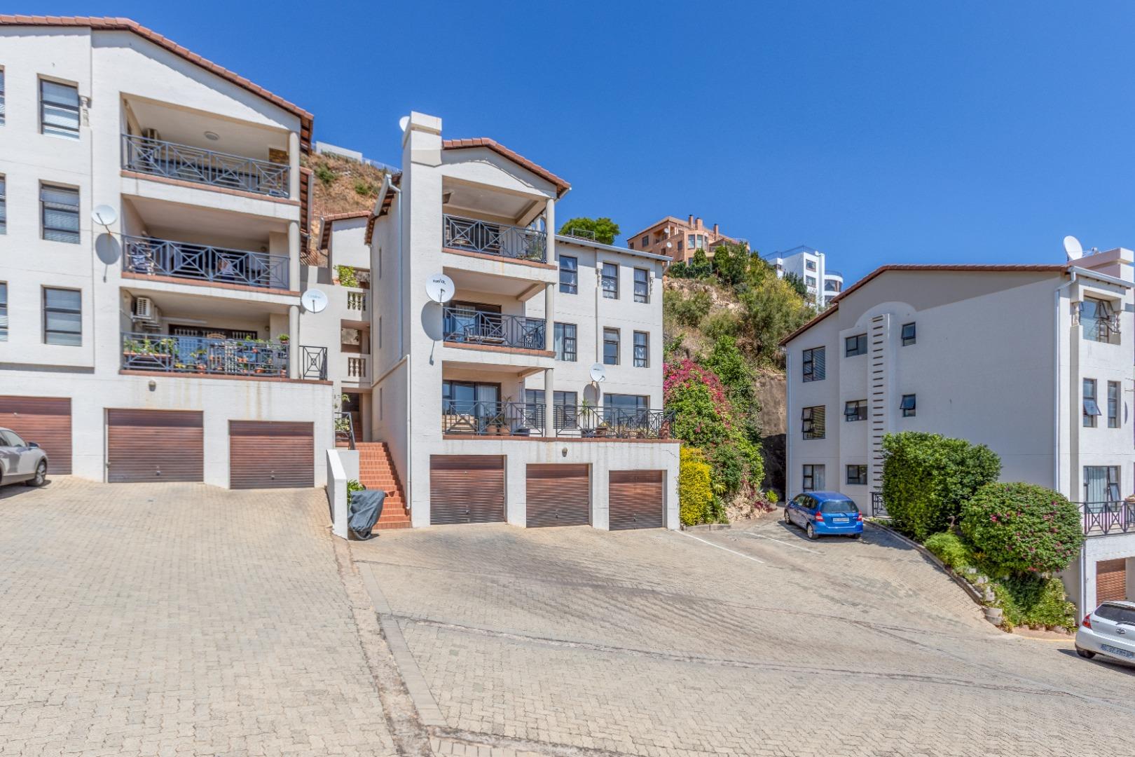 3 Bedroom Apartment / flat for sale in Constantia Kloof - P24-116526368