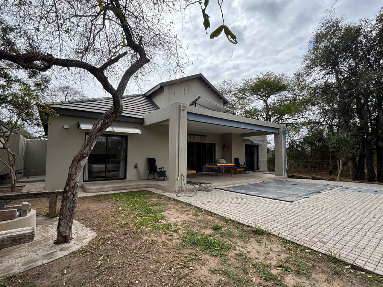 3 Bedroom House for sale in Moditlo Wildlife Estate - P24-116596516