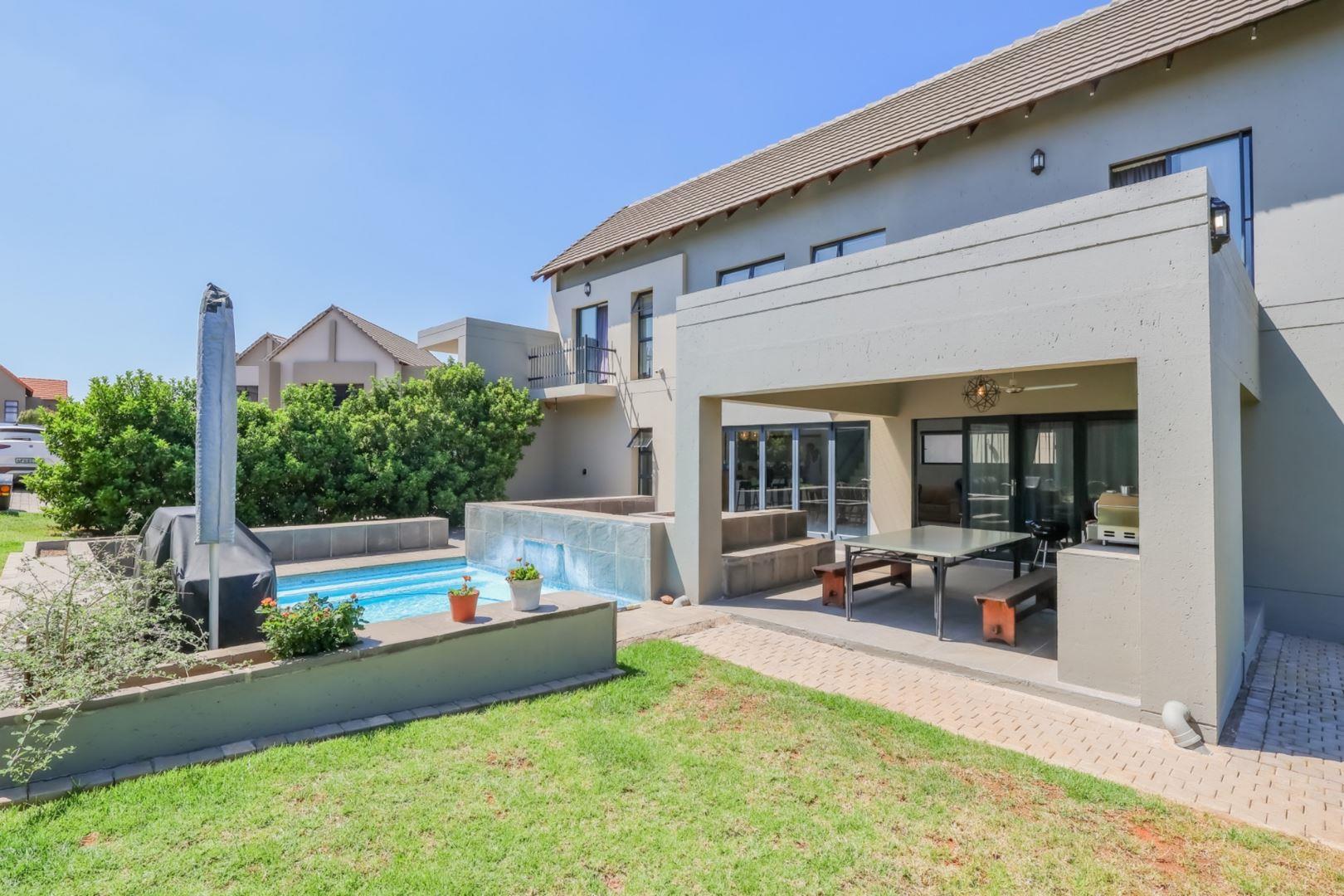 3 Bedroom House for sale in Leloko Lifestyle & Eco Estate - P24-116544504