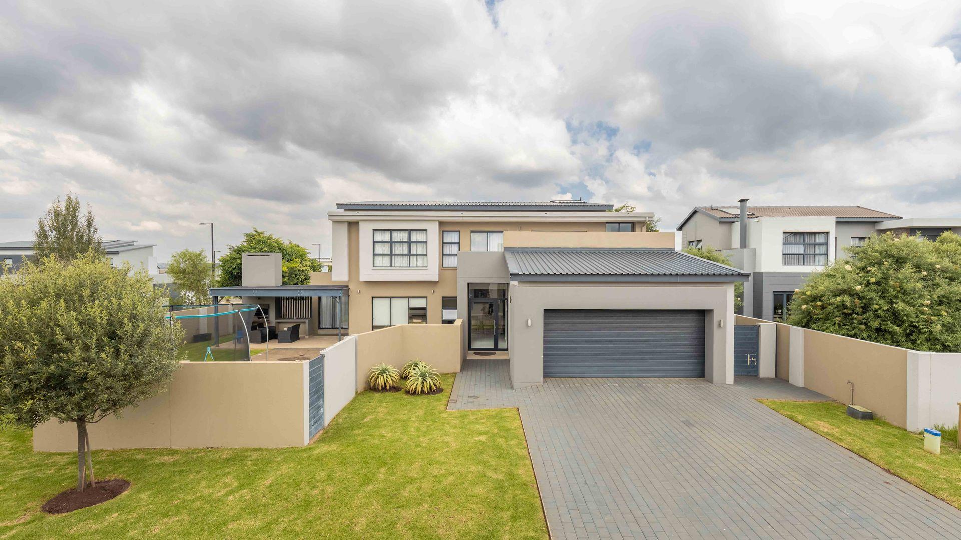 4 Bedroom House for sale in Midstream Meadows - P24-116544925