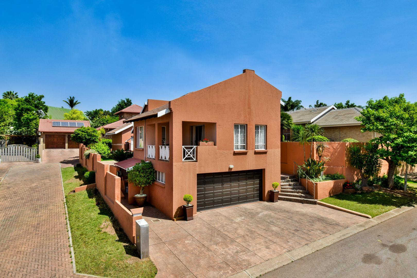 3 Bedroom House for sale in Moreleta Park - P24-116546598