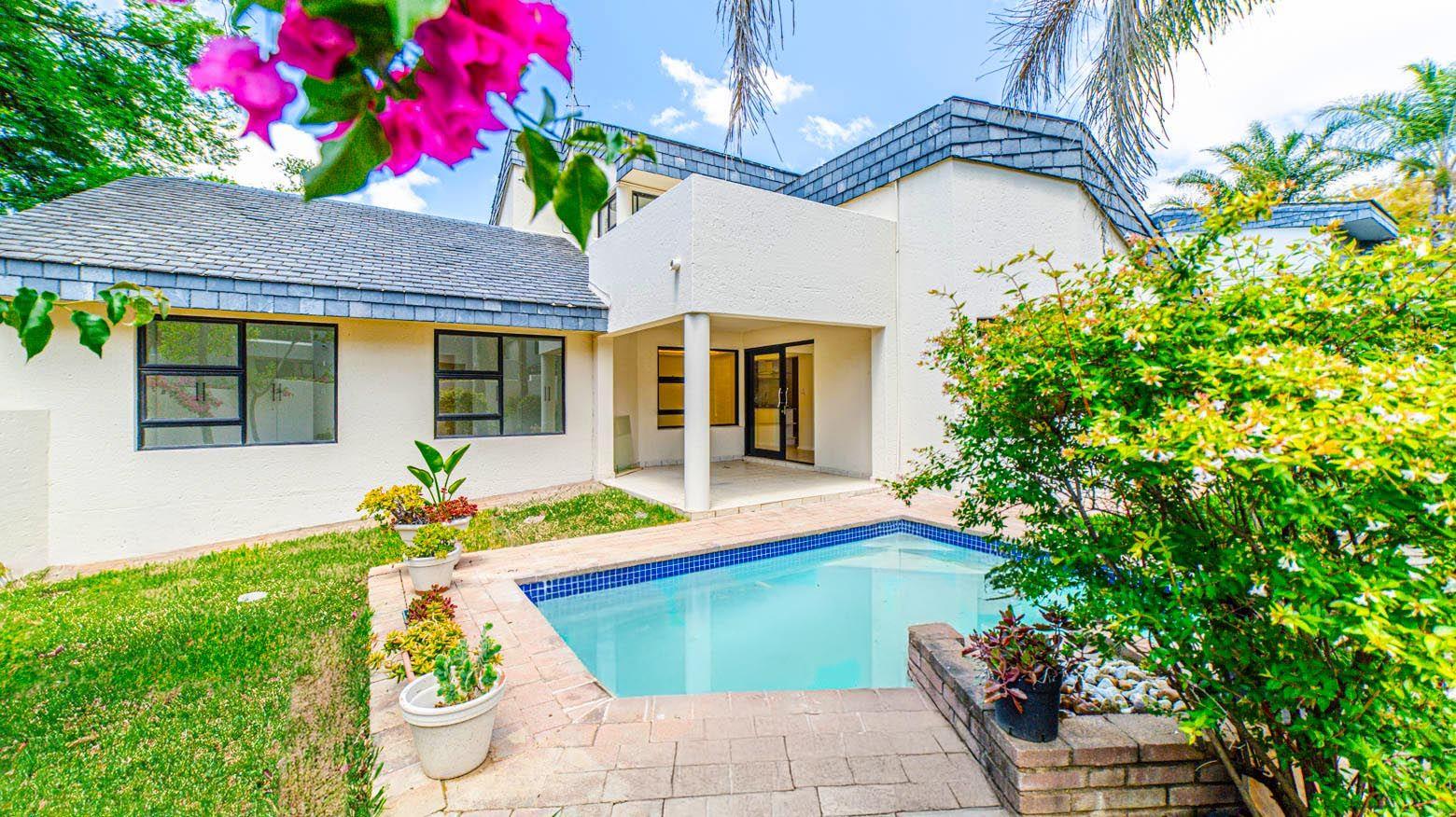 3 Bedroom House for sale in Dainfern Golf Estate - P24-116639700
