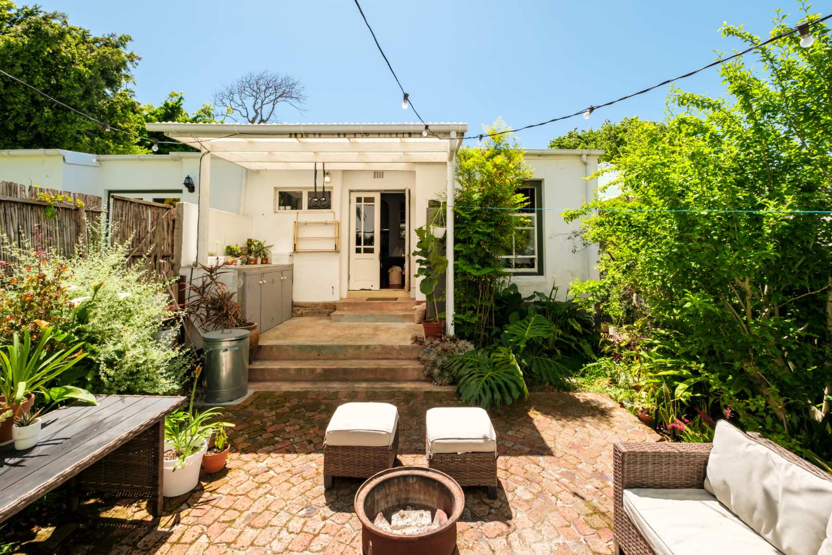 2 Bedroom House for sale in Rondebosch - P24-116567400