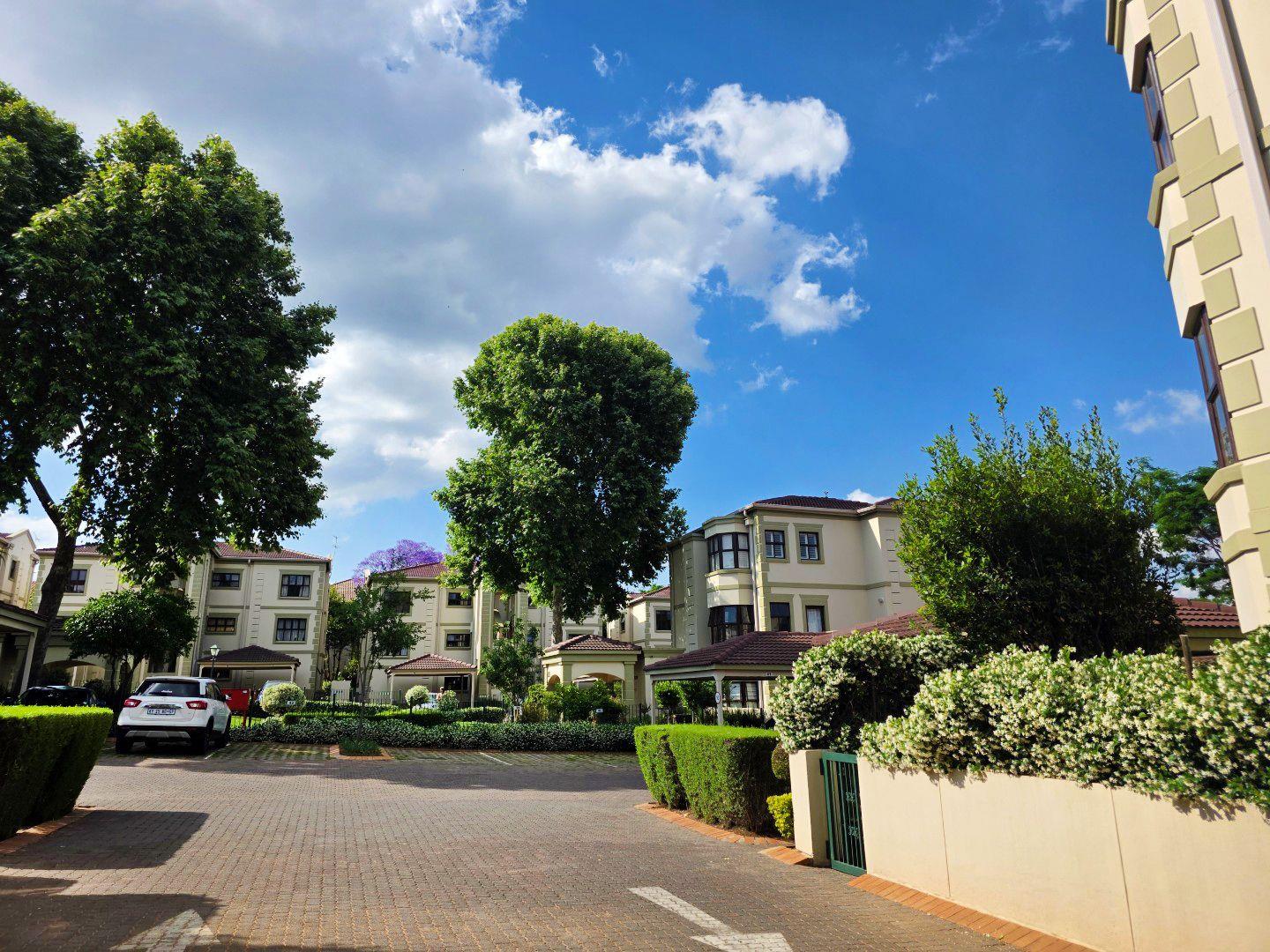2 Bedroom Apartment / flat for sale in Bryanston - P24-116570337
