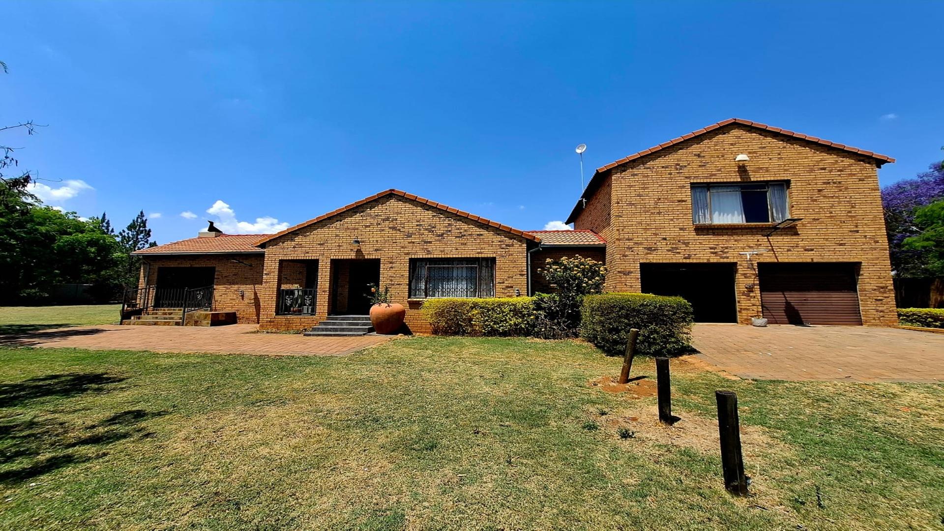 Farm for sale in Kameeldrift East - P24-116571819
