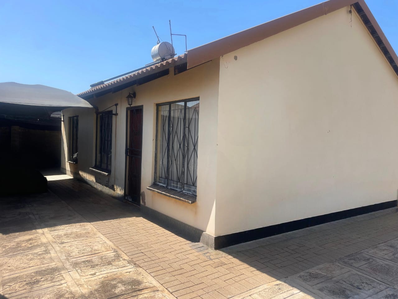 3 Bedroom House for sale in Boitekong Ext 10 - P24-116577979