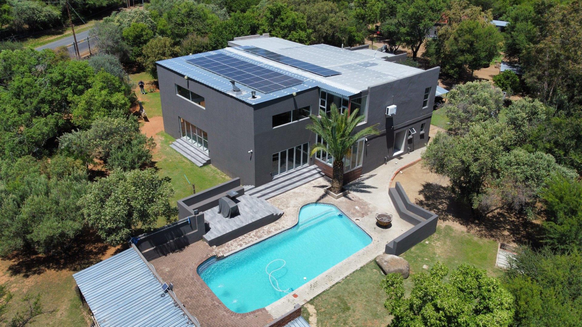 5 Bedroom House for sale in Rayton - P24-116578737