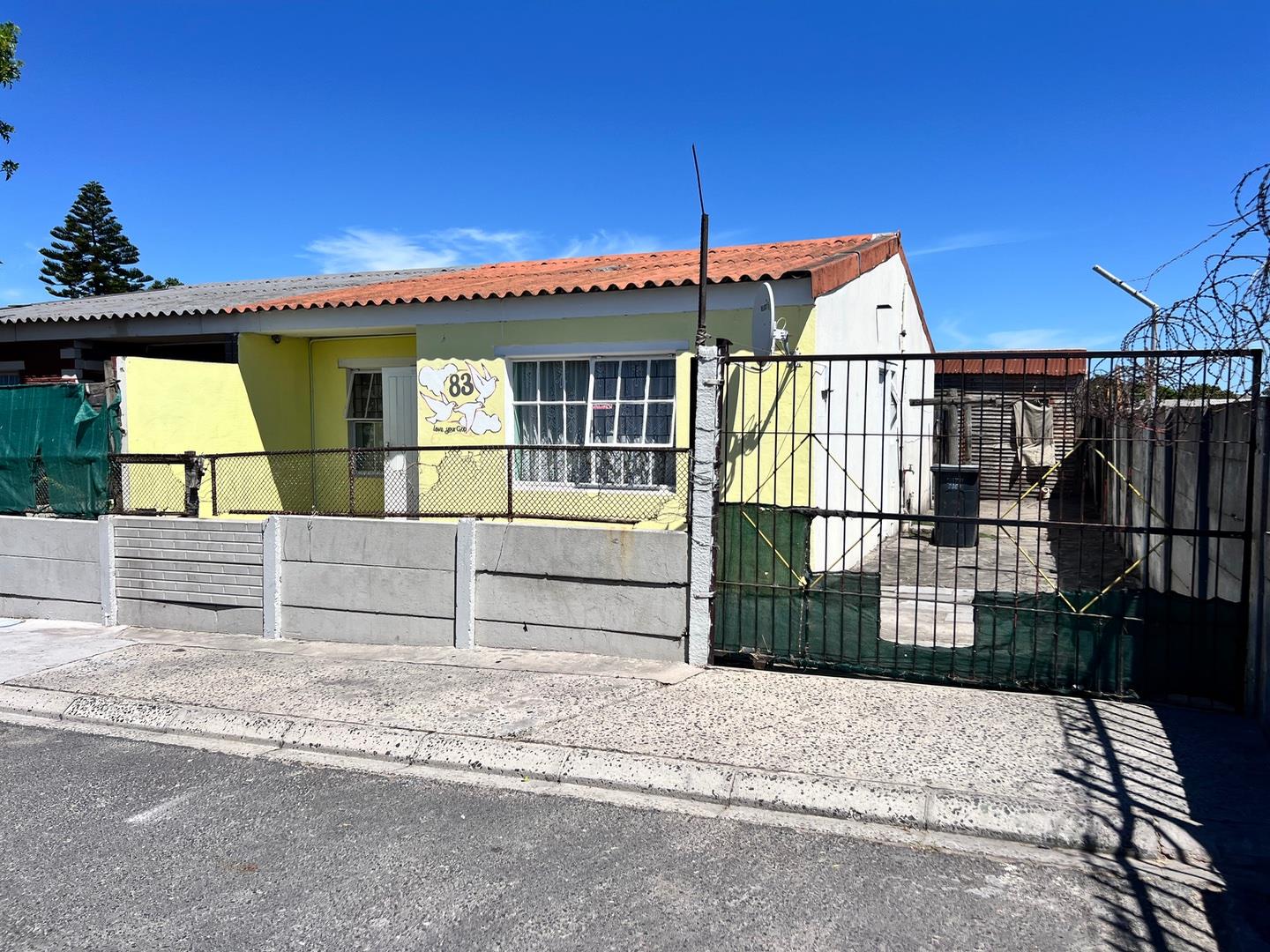 3 Bedroom House for sale in Belhar - 83 Anreith Road - P24-116583903