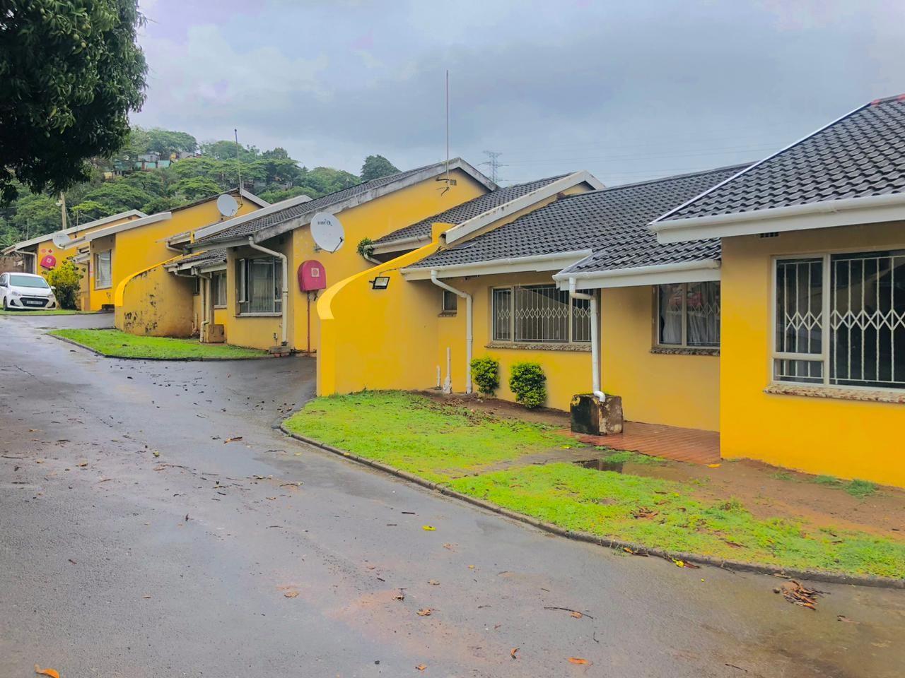 3 Bedroom Townhouse for sale in Isipingo Hills - P24-116650833