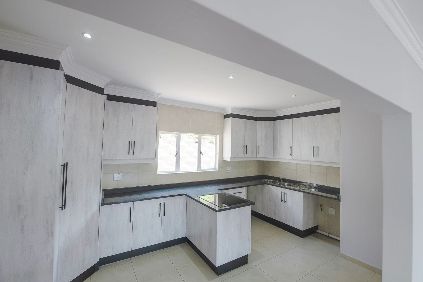 3 Bedroom Townhouse to rent in Mount Edgecombe - P24-116585471