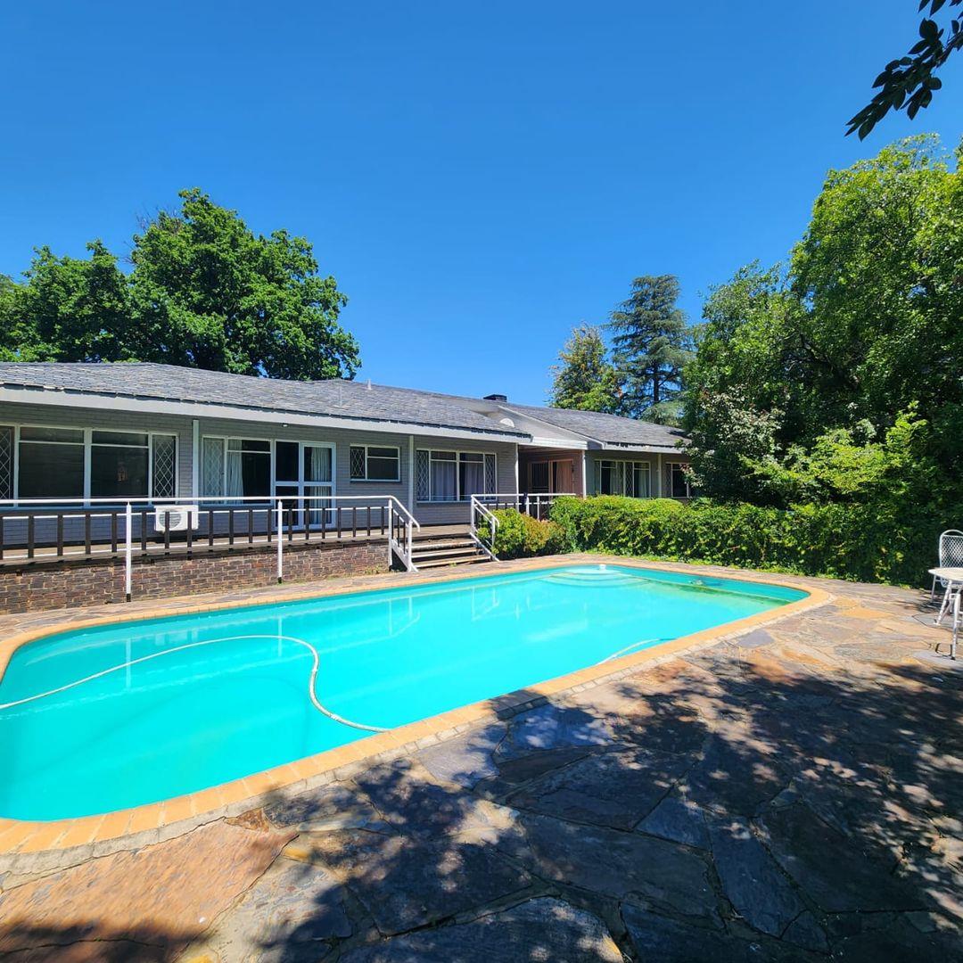 9 Bedroom House for sale in Dan Pienaar - P24-116591646