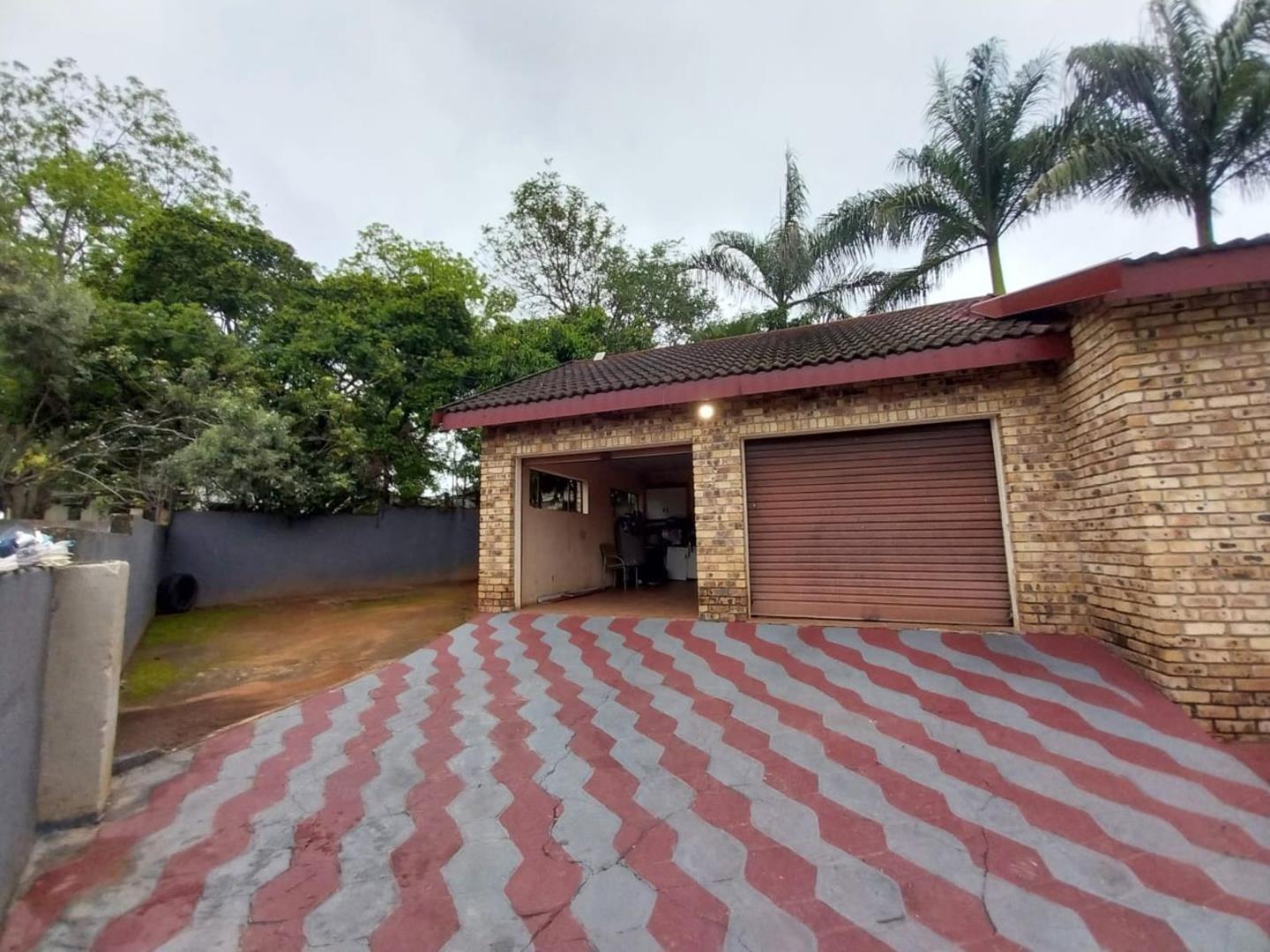 3 Bedroom House for sale in Kingsview Ext 3 - 15 Simonsberg - P24-116599480
