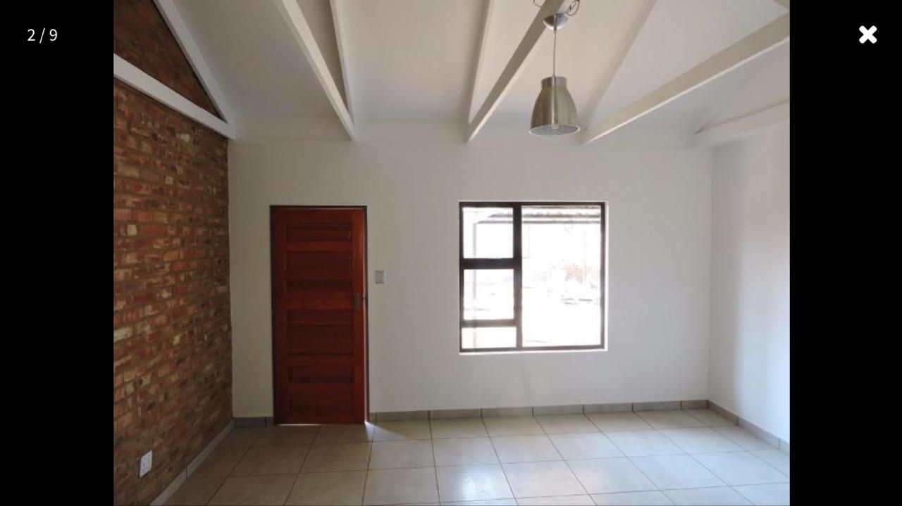 2 Bedroom Townhouse for sale in Potchefstroom Central - P24-116599828