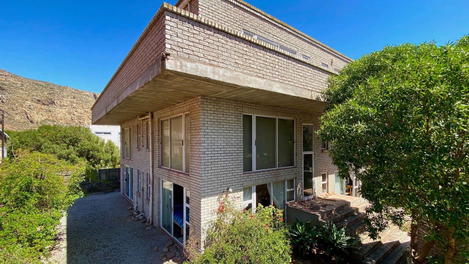 6 Bedroom House for sale in Elands Bay - 8 Stompneus Alley - P24-116601764