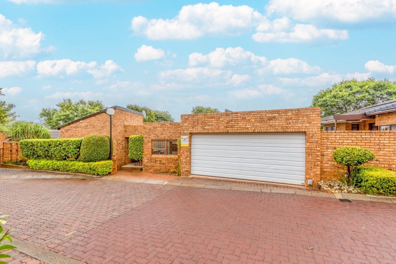 2 Bedroom House for sale in Northwold - P24-116611583