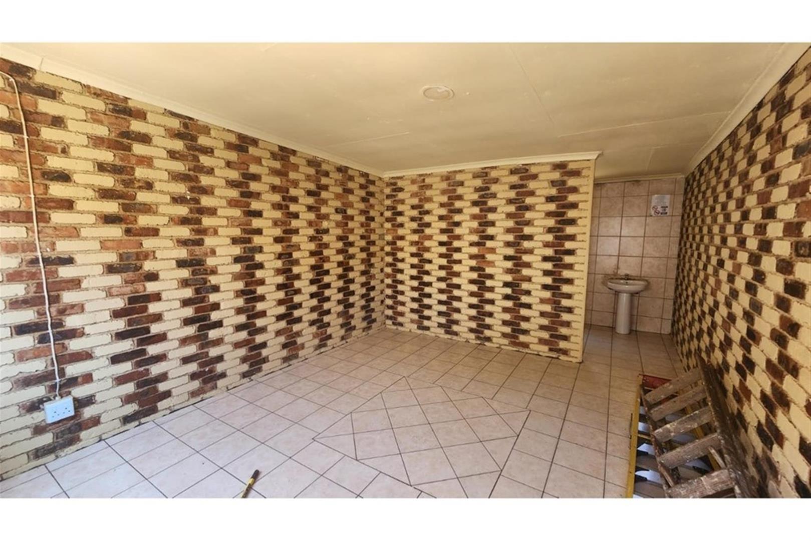 Commercial property for sale in Brakpan Central - P24-116611904