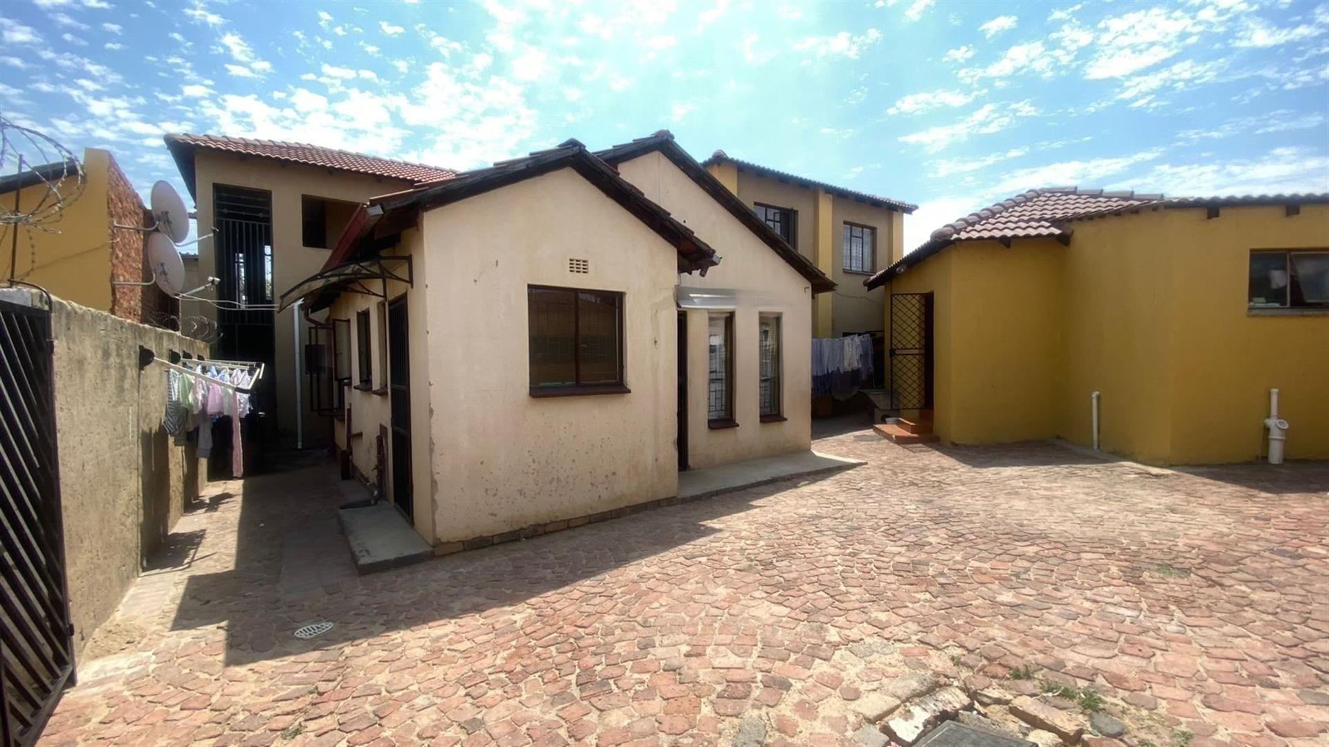 Diepsloot Property : Property and houses for sale in Diepsloot ...