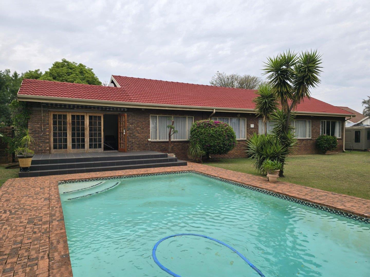 3 Bedroom House for sale in Reyno Ridge - P24-116618641