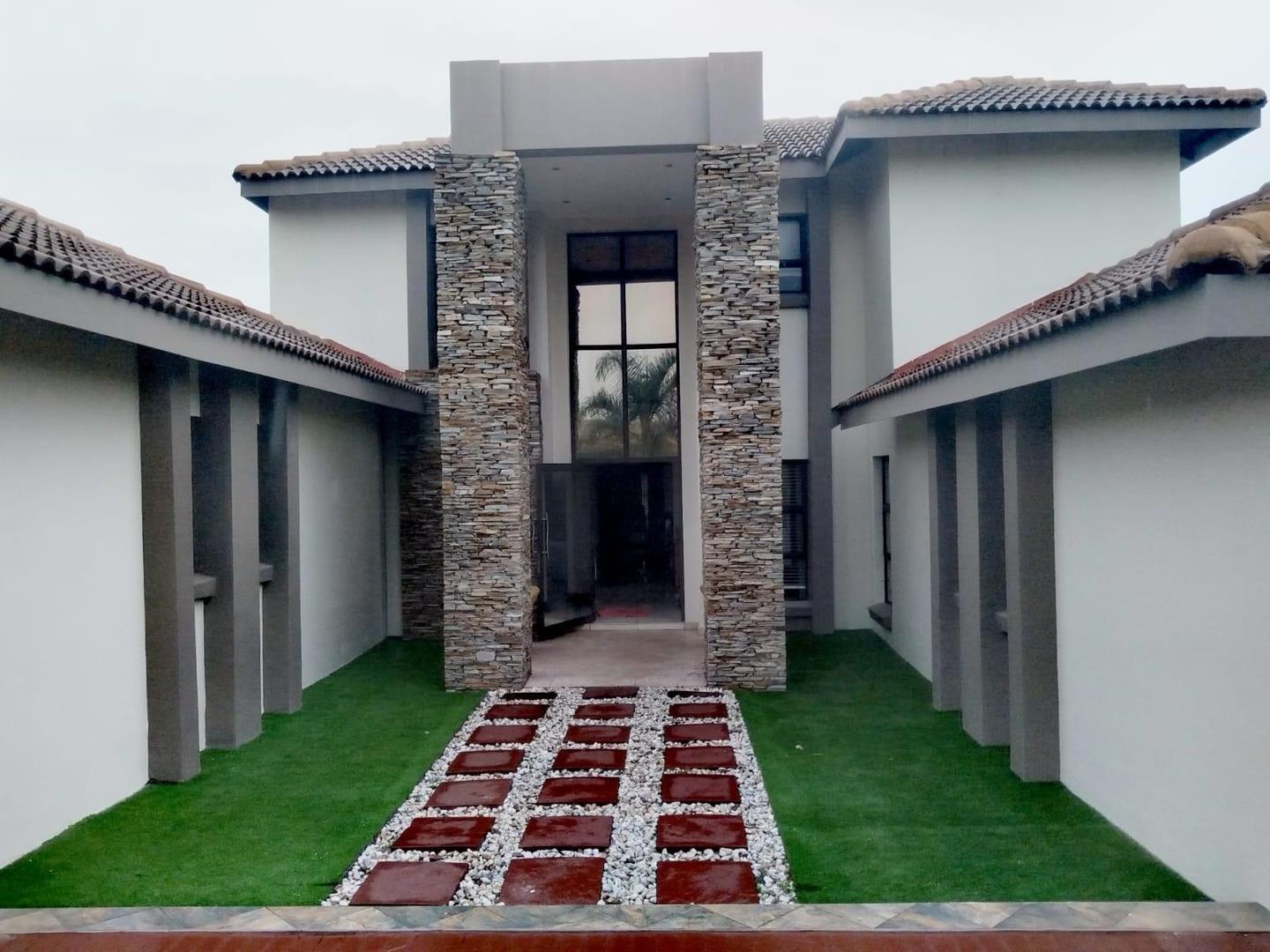 4 Bedroom House for sale in Bankenveld Golf Estate - P24-116619966