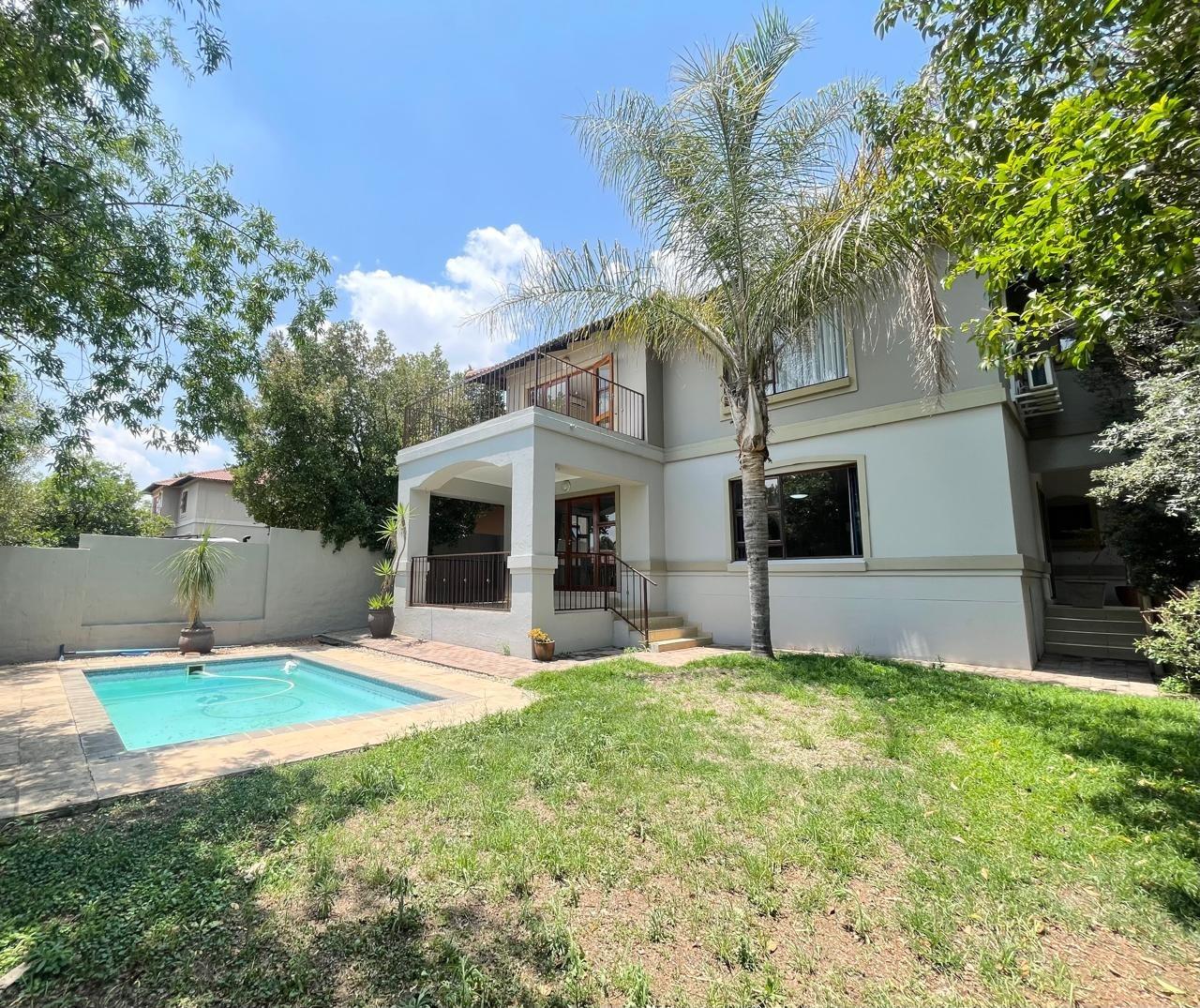 3 Bedroom House for sale in Fourways - P24-116620854