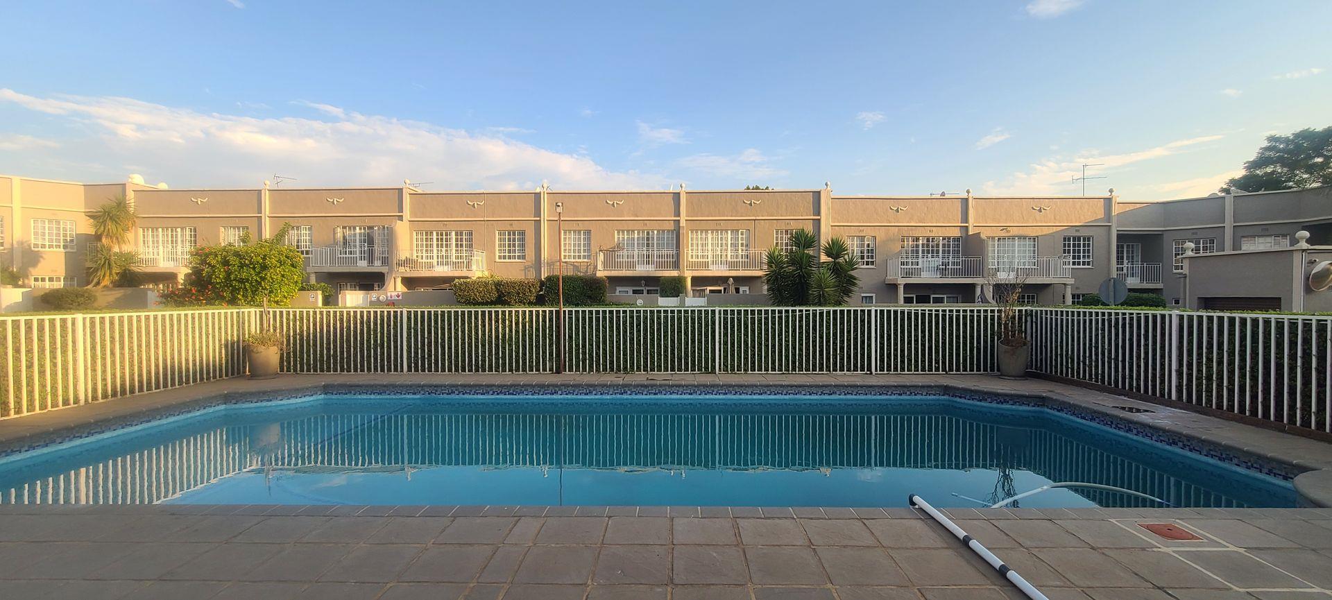 4 Bedroom Townhouse for sale in Eden Glen - P24-116625569