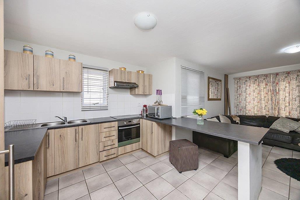 3 Bedroom House for sale in Rivergate - P24-116628878
