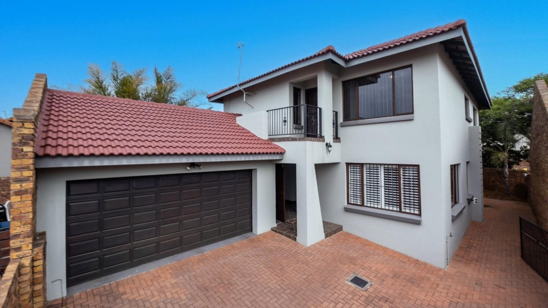 3 Bedroom House for sale in Pierre Van Ryneveld - P24-116633957