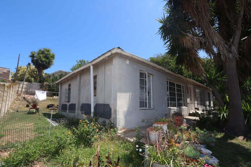 3 Bedroom House for sale in Despatch Central - P24-116635851