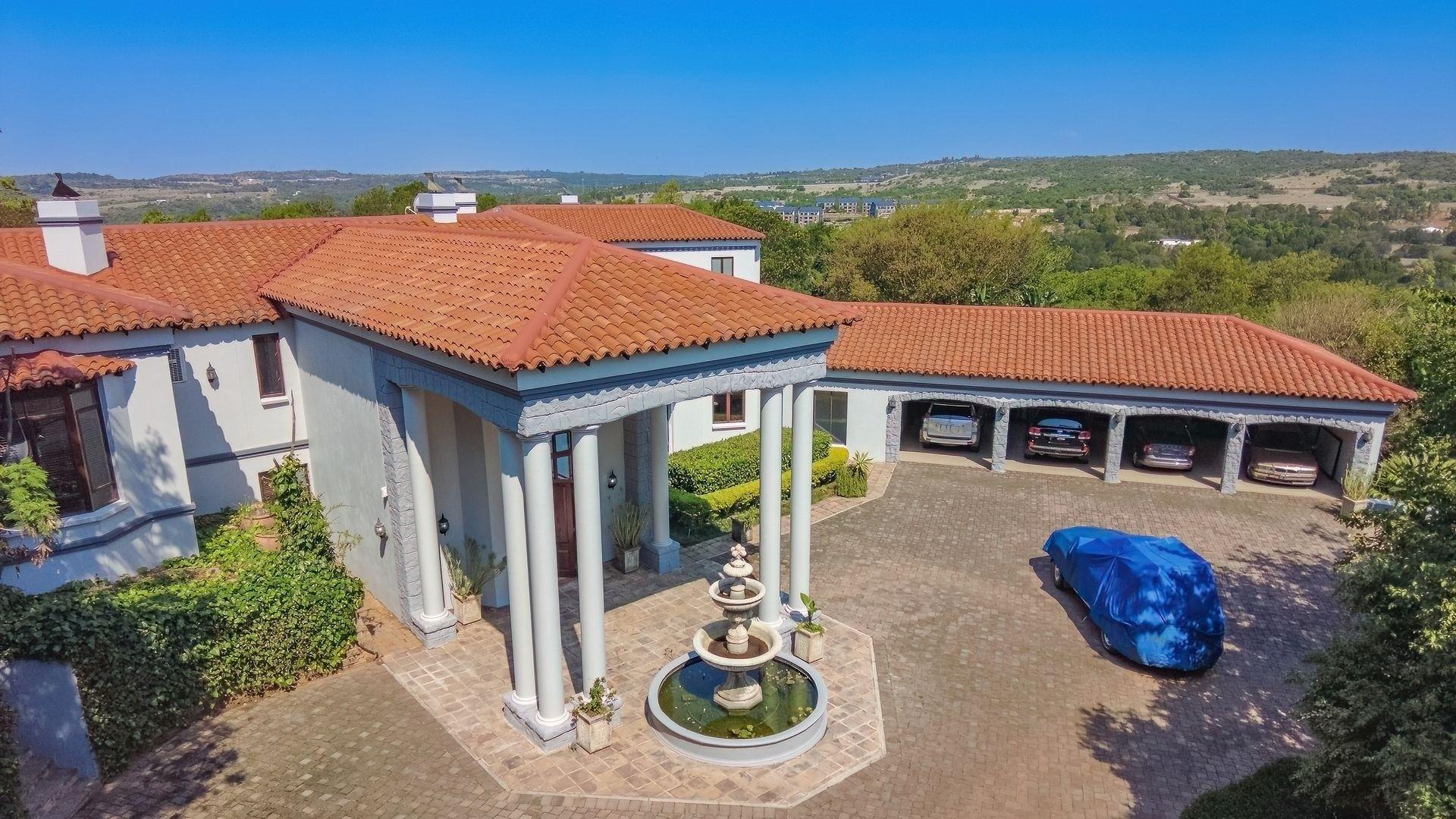 5 Bedroom House for sale in Mooikloof Equestrian Estate - P24-116542796