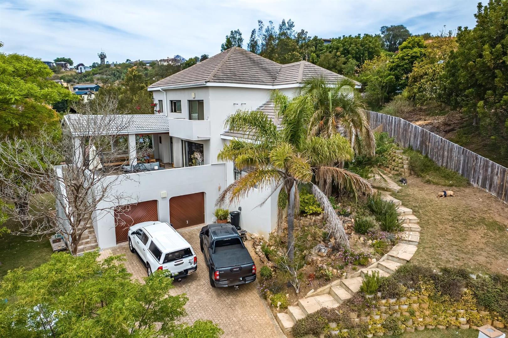 5 Bedroom House for sale in Knysna Heights - P24-116666558