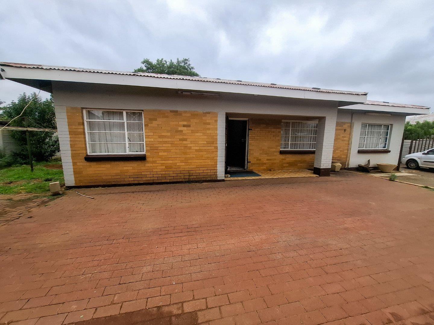 4 Bedroom House for sale in Venterspos - 8 Barry Street - P24-116668694