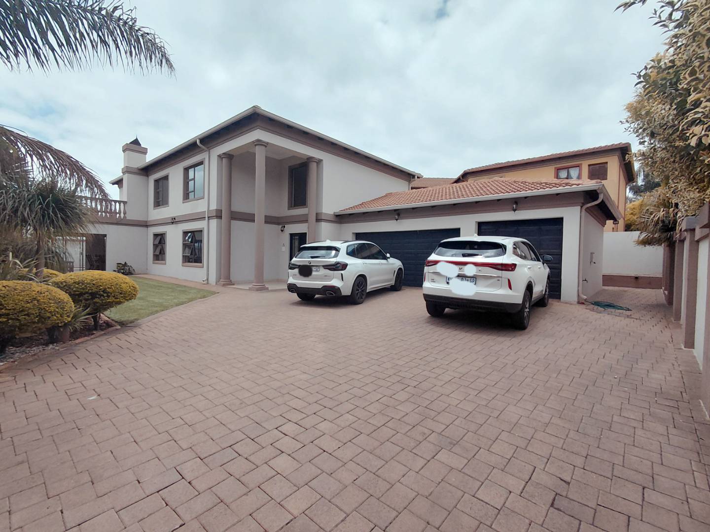 4 Bedroom House for sale in Glen Erasmia - P24-116670060