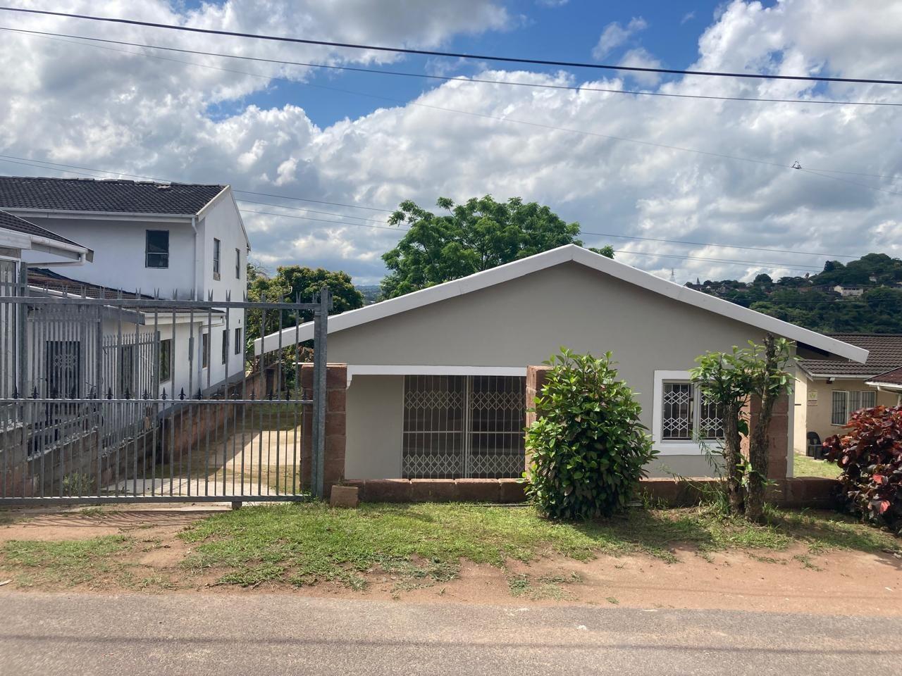 3 Bedroom House for sale in Shallcross - P24-116672944