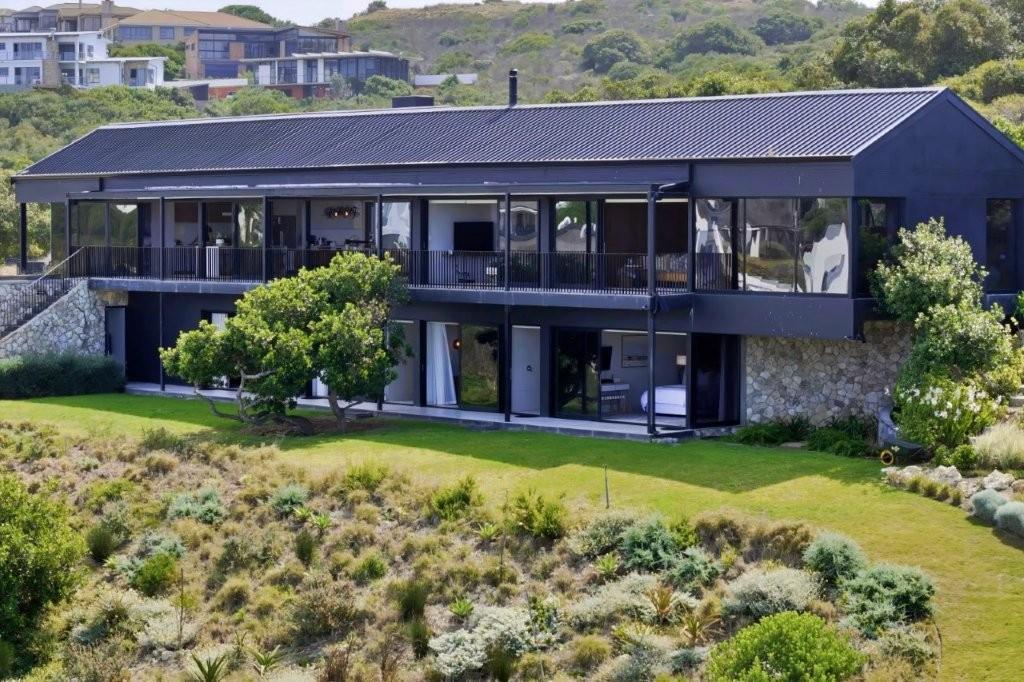 4 Bedroom House for sale in Stilbaai Wes - 4064 Bosbokkloof - P24-116730153