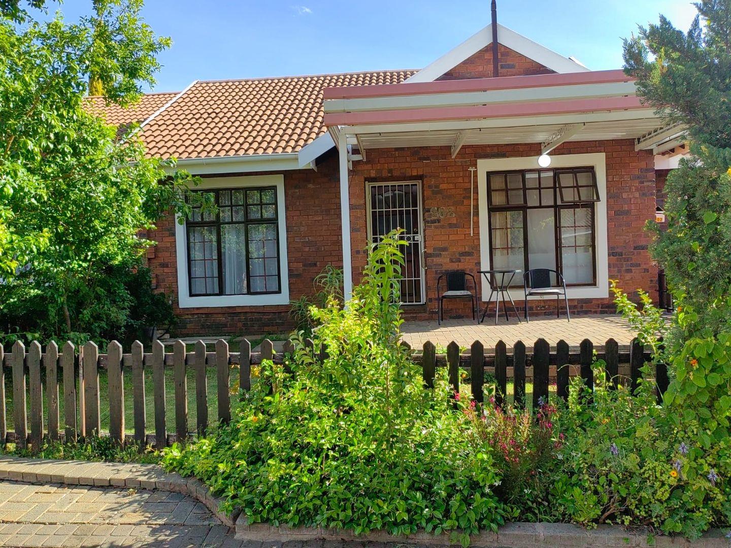2 Bedroom Apartment / flat for sale in Dan Pienaar - P24-116674785